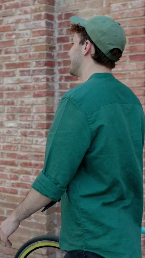 Building Over Street Stock Videos – Royalty-Free HD & 4K Videos | Page 2