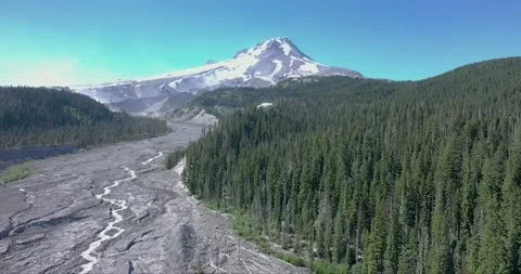 Stream Fo Stock Videos – Royalty-Free HD & 4K Videos