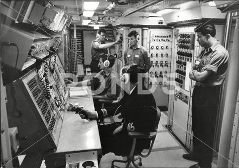 Hms Resolution Royal Navy Nuclear Submarine Chief Petty Officer John ...