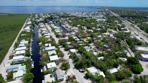 Houses across the a Key Largo community | Stock Video | Pond5