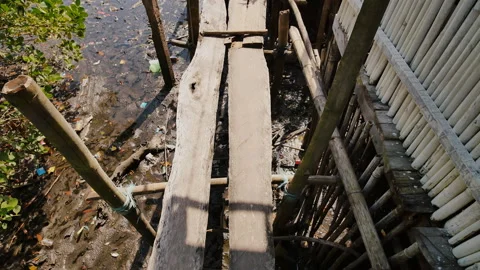 Houses in the Filipino slums for poor pe... | Stock Video | Pond5