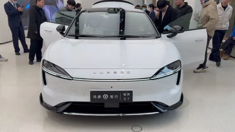 Huawei Car Stock Videos – Royalty-Free HD & 4K Videos | Pond5