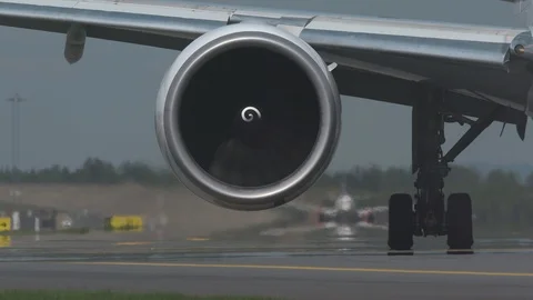 Airplane Stock Videos – Royalty-Free HD & 4K Videos | Pond5