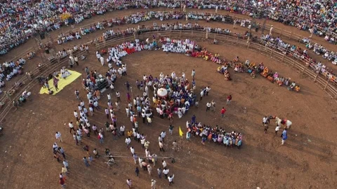A huge crowd of people gathered in the f... | Stock Video | Pond5