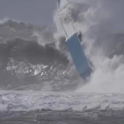 Boat On Wave Stock Videos – Royalty-Free HD & 4K Videos | Pond5