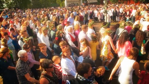 Hundreds of joyful people dance joyfully... | Stock Video | Pond5