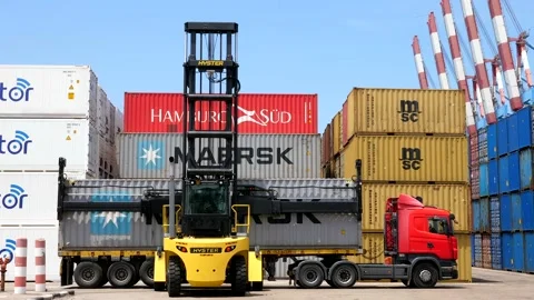 Hyster container handler lifting a Shipp... | Stock Video | Pond5