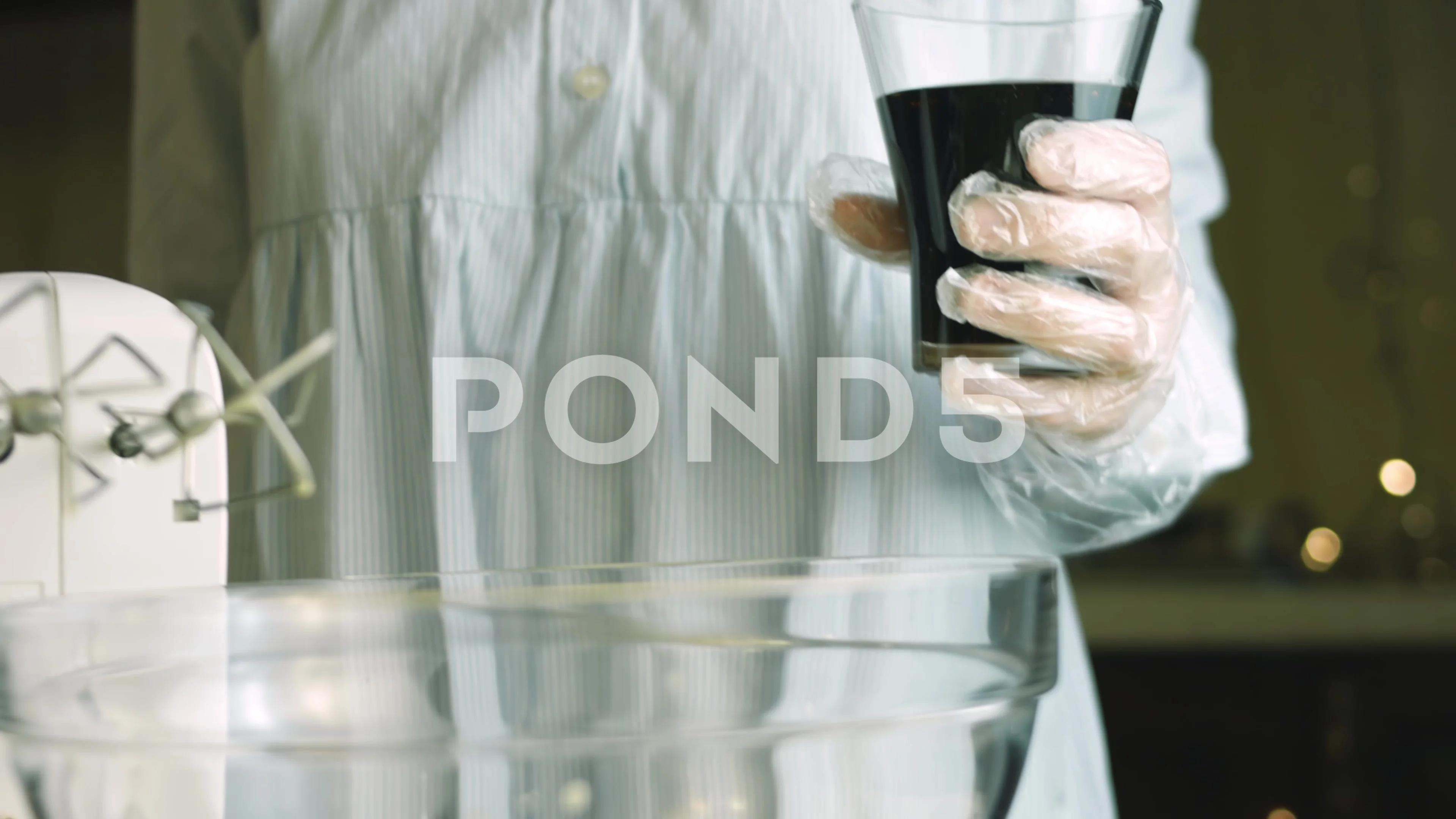 Molasses Pouring