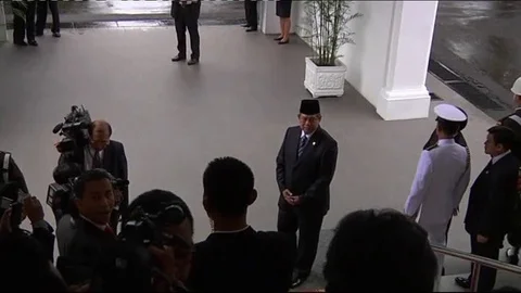 Sein Signed Out Stock Videos – Royalty-Free HD & 4K Videos