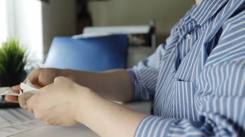 Default+Payment Stock Videos – Royalty-Free HD & 4K Videos | Pond5