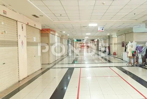 Jakarta, Indonesia - March 23, 2024 : closed stalls in a mall for rent ...