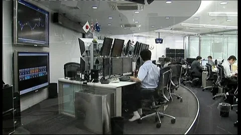 Reuter Stocks Head Stock Videos – Royalty-Free HD & 4K Videos