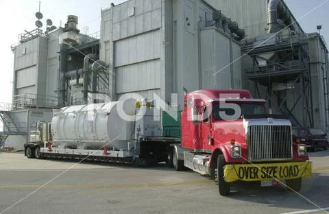 KENNEDY SPACE CENTER, FLA. -- The NASA Comet Nucleus Tour (CONTOUR ...