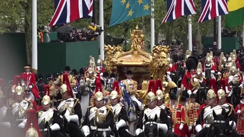King and Queen return to Buckingham Pala... | Stock Video | Pond5
