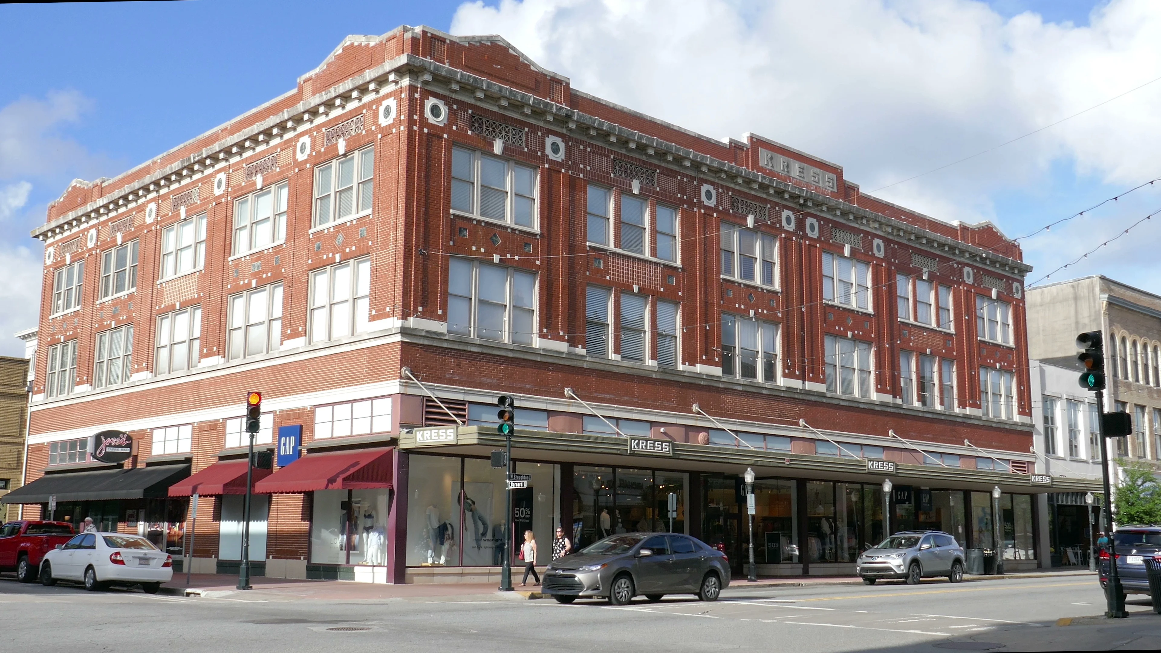 Building Facades And City Hall Savannah Ga Stock