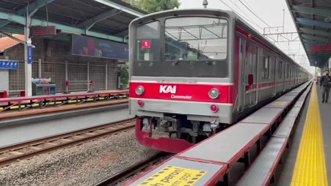KRL crosses the station | Stock Video | Pond5