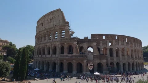 Large crowd of tourists in front of Colo... | Stock Video | Pond5