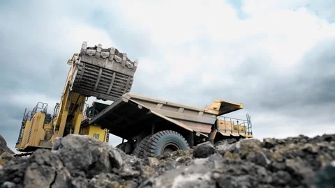 Bottom Dump Truck Stock Videos – Royalty-Free HD & 4K Videos | Pond5