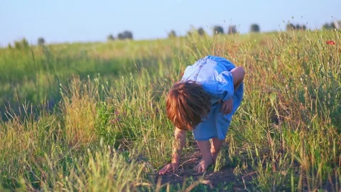 Bug Pretty Girl Stock Videos – Royalty-Free HD & 4K Videos | Pond5