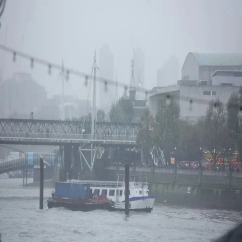 London Fog Rain Stock Videos – Royalty-Free HD & 4K Videos | Pond5