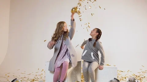 Models Xteen Stock Videos – Royalty-Free HD & 4K Videos | Pond5