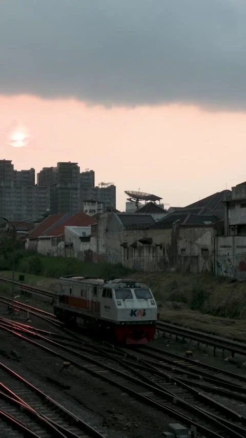 Low Speed Train Stock Videos – Royalty-Free HD & 4K Videos | Pond5