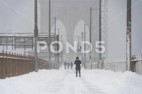Photograph: Major winter snowstorm hits New York City amidst the ...