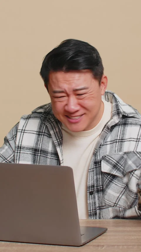 News Desk Game Stock Videos – Royalty-Free HD & 4K Videos | Pond5