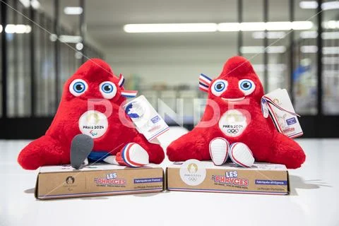Photograph: Manufacture of the phryges, the mascots of the Olympic ...