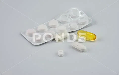 Medical tablets and capsules COVID - 19 and other diseases Stock Image ...