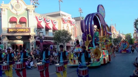 'Mickey’s Soundsational Parade' in Dis... | Stock Video | Pond5