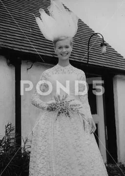 Photograph: Model Elizabeth Cruft On Her Wedding Day When She Married ...