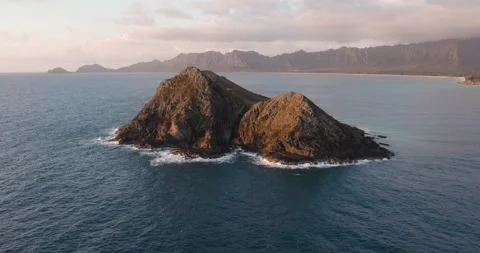 Moku Nui Islet In The Pacific Ocean At S... | Stock Video | Pond5