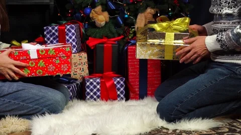 Mom Placing Stock Videos – Royalty-Free HD & 4K Videos | Pond5