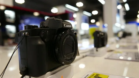 The motion of the display Canon camera i... | Stock Video | Pond5