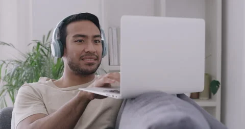 Laptop Streaming Software Stock Videos – Royalty-Free HD & 4K Videos