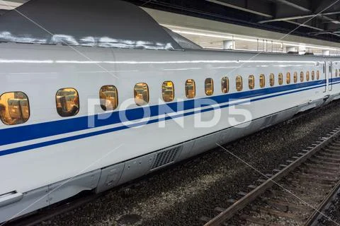 N700 Series Shinkansen high-speed bullet train at Tokyo Station in ...