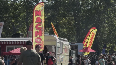 Simplees Food Truck Stock Videos – Royalty-Free HD & 4K Videos | Pond5