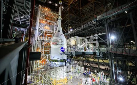 NASA completes stacking Space Launch System rocket for first Artemis ...