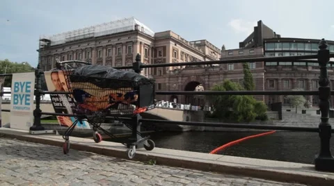 Moderates Party Stock Videos – Royalty-Free HD & 4K Videos | Pond5