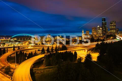 Night view of I-5 and the Seattle skyline from the Jose Rizal Bridge ...