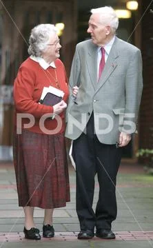 Norman Kember Freed Iraqi Hostage And His Wife Pat Leave Harrow Baptist ...