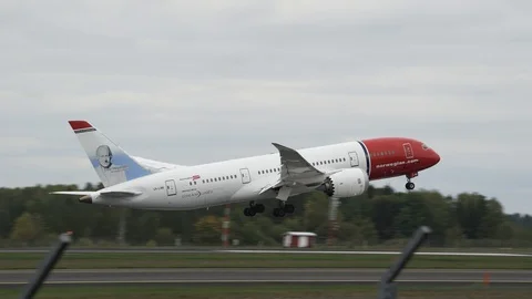 Norwegian Boeing 787 Dreamliner Jumbojet... | Stock Video | Pond5