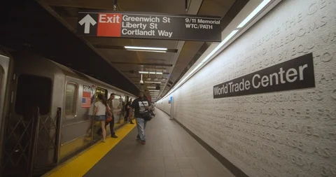 The Oculus transit hub WTC subway boardi... | Stock Video | Pond5