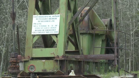 Oil Rig natural gas pump pulling fossil ... | Stock Video | Pond5