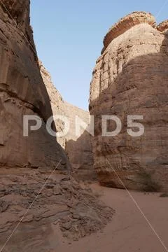 Photograph: Outcrop geological formations, Al Ula in Saudi Arabia ...