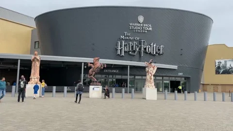 Outside the landmark of Warner Bros Stud... | Stock Video | Pond5