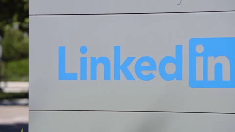 Panning reveal of the LinkedIn sign at t... | Stock Video | Pond5