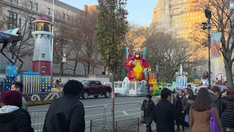 Parade floats line up before the 2022 Ma... | Stock Video | Pond5
