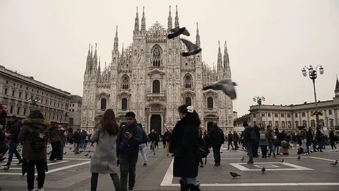 Passage of people in front of the Duomo ... | Stock Video | Pond5